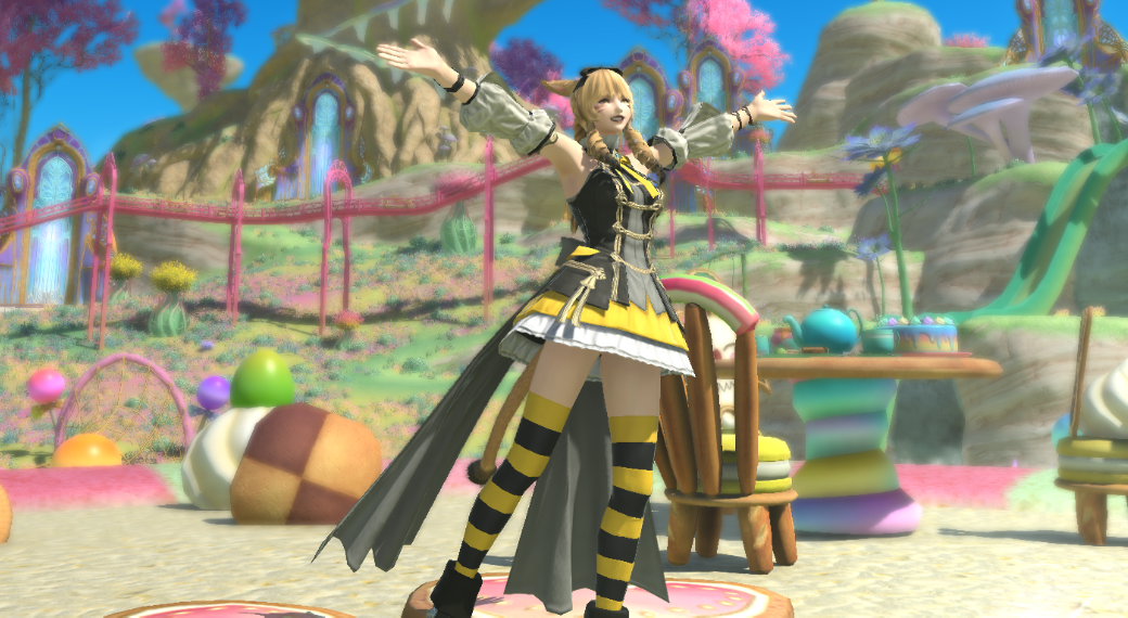 Queen Honey Bee Idol | Eorzea Collection