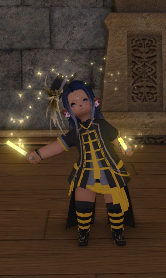 Idol bee fan (black and yellow) | Eorzea Collection