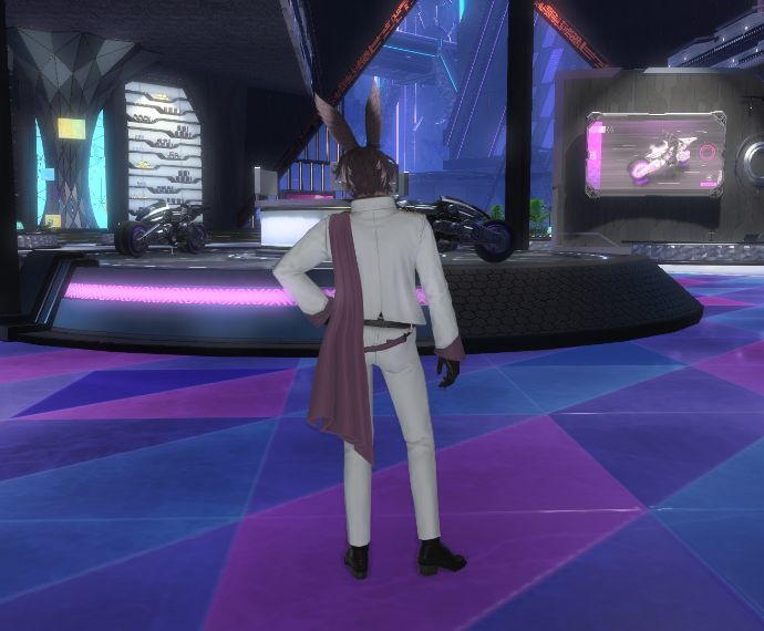 Purple and white idol | Eorzea Collection