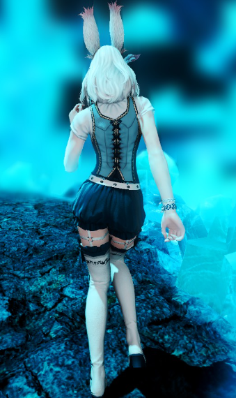 Blue Crystals - Classy and Cute | Eorzea Collection